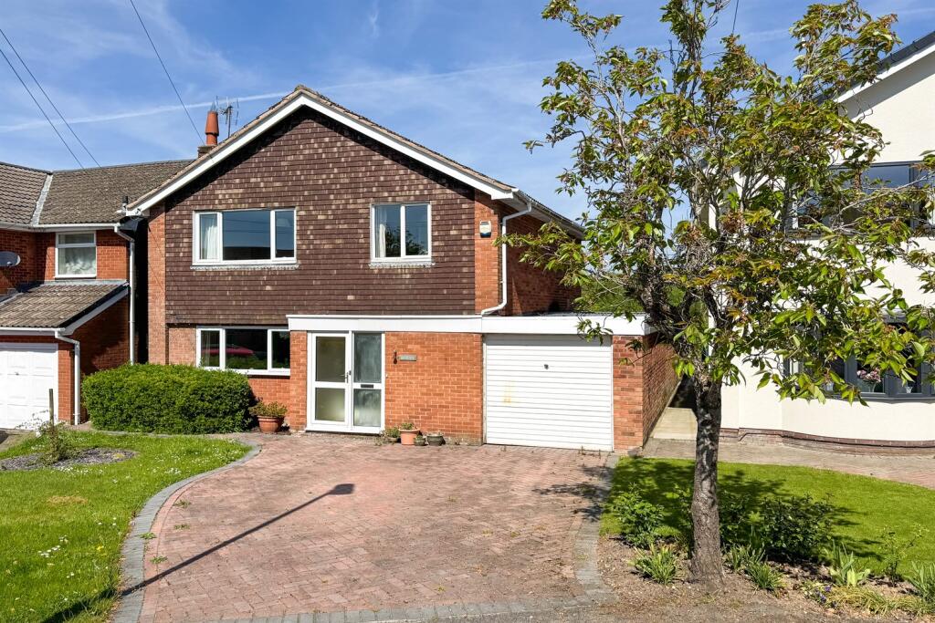 4 bedroom detached house for sale in Mere Close, Pickmere, WA16