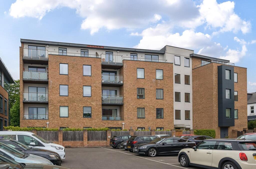 2 bedroom apartment for sale in Frimley Road, Camberley, GU15