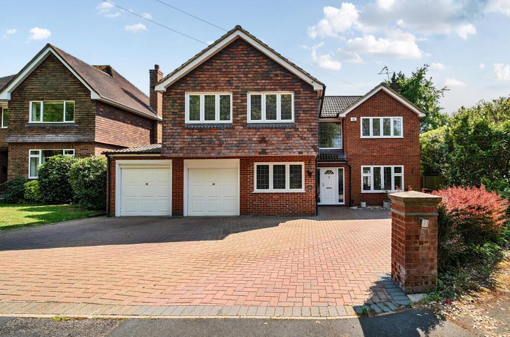 5 bedroom house for sale in Mulroy Drive, Camberley, GU15