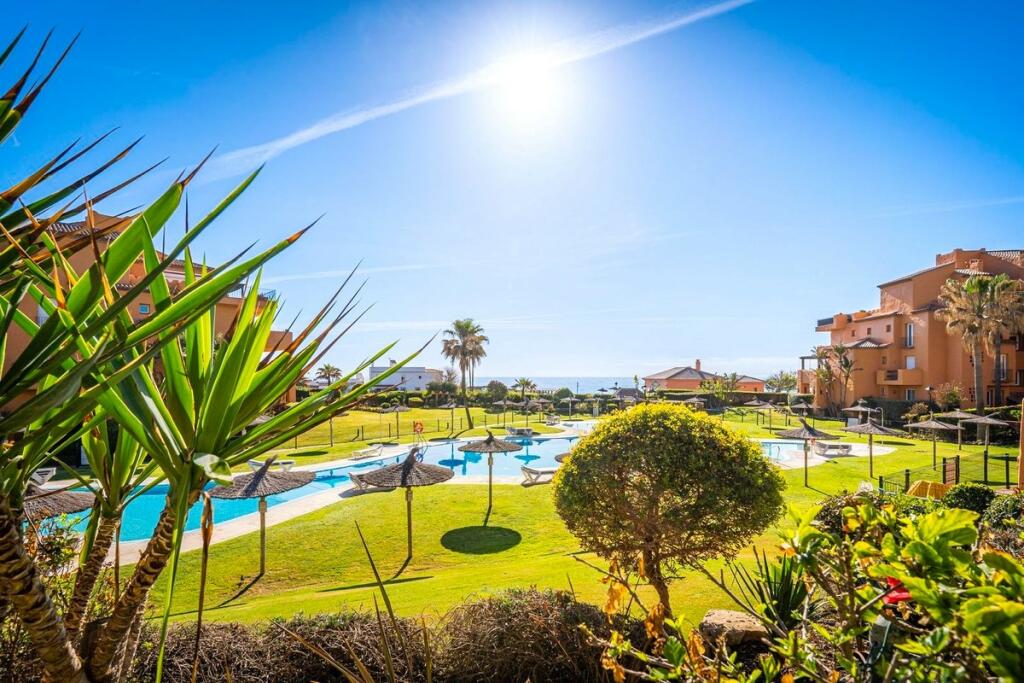 2 bedroom apartment for sale in Andalucia, Malaga, La Duquesa, Spain