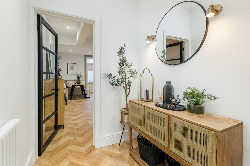 4 bedroom semi-detached house for sale in SUPERB RENOVATION - Mill Hill ...