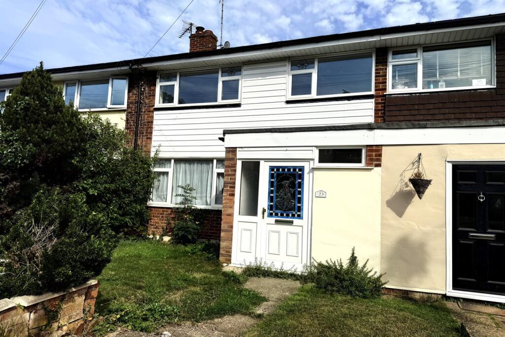 3 bedroom semi-detached house for sale in Park Drive, Braintree, CM7