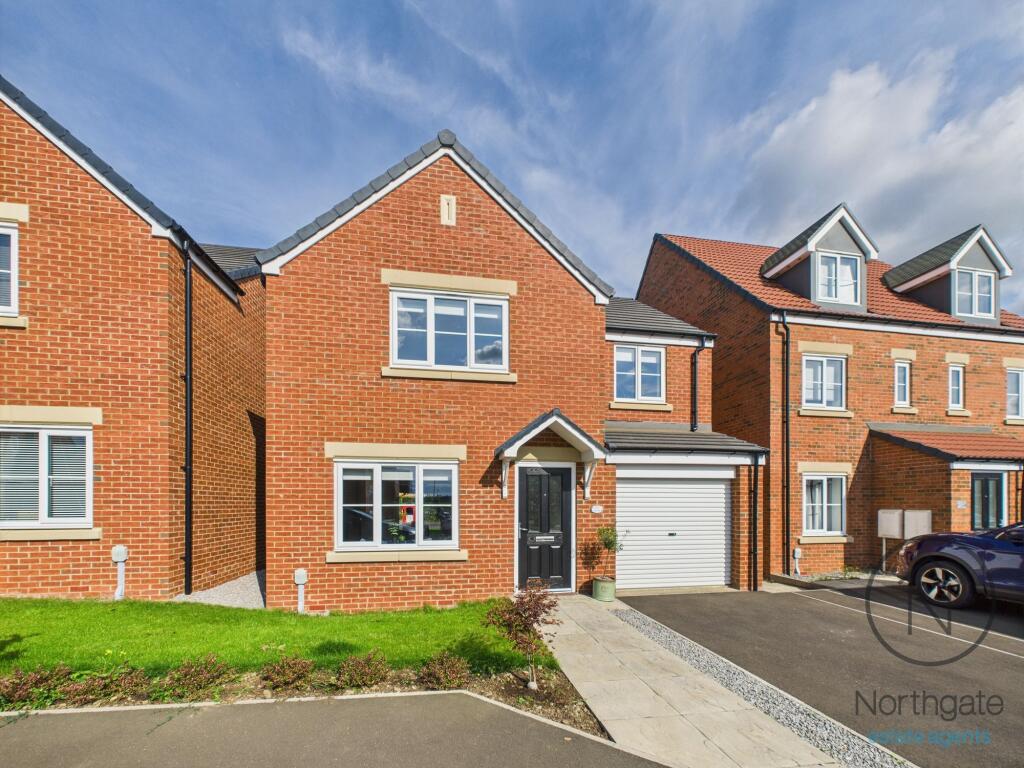 4 bedroom detached house for sale in Birch Way, Newton Aycliffe, DL5