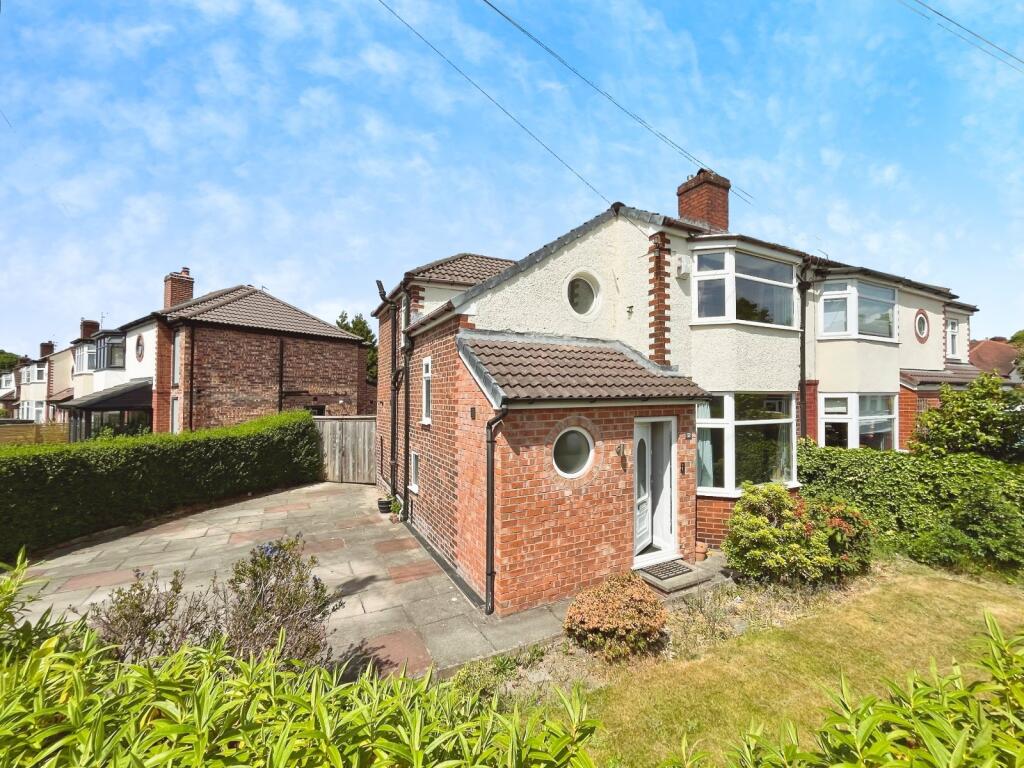 3 bedroom semi-detached house for sale in Kingsfield Drive, Didsbury ...