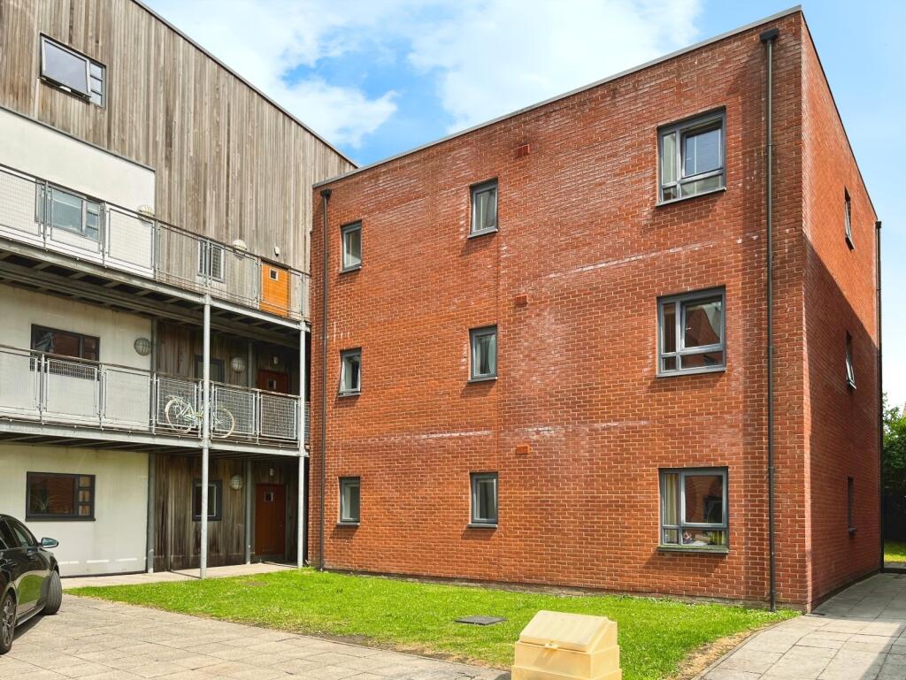 2 bedroom flat for sale in Montmano Drive, West Didsbury, Greater ...