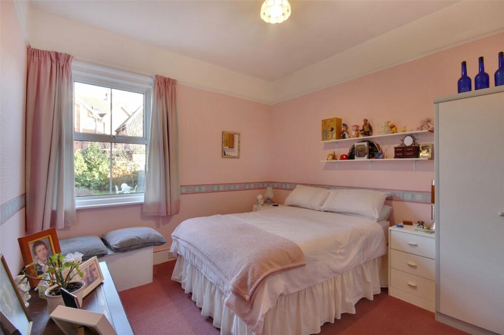 4 bedroom semi-detached house for sale in Holmrook, Hailsham Road ...