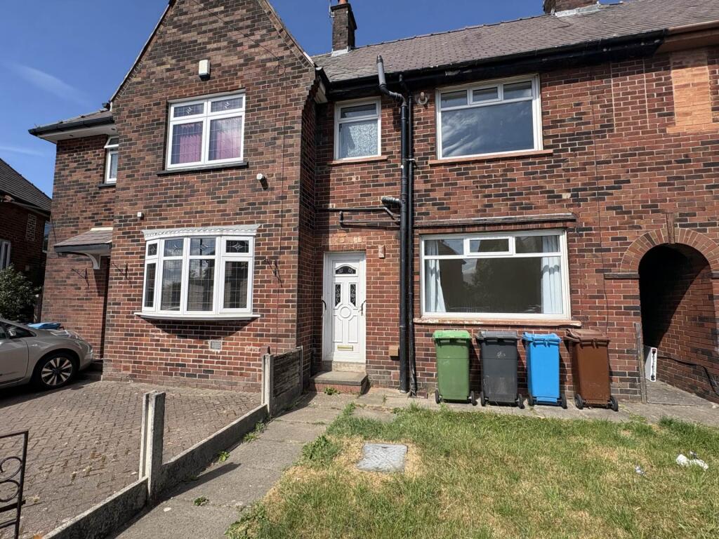 2 bedroom terraced house for sale in Lowe Green, Royton, OL2