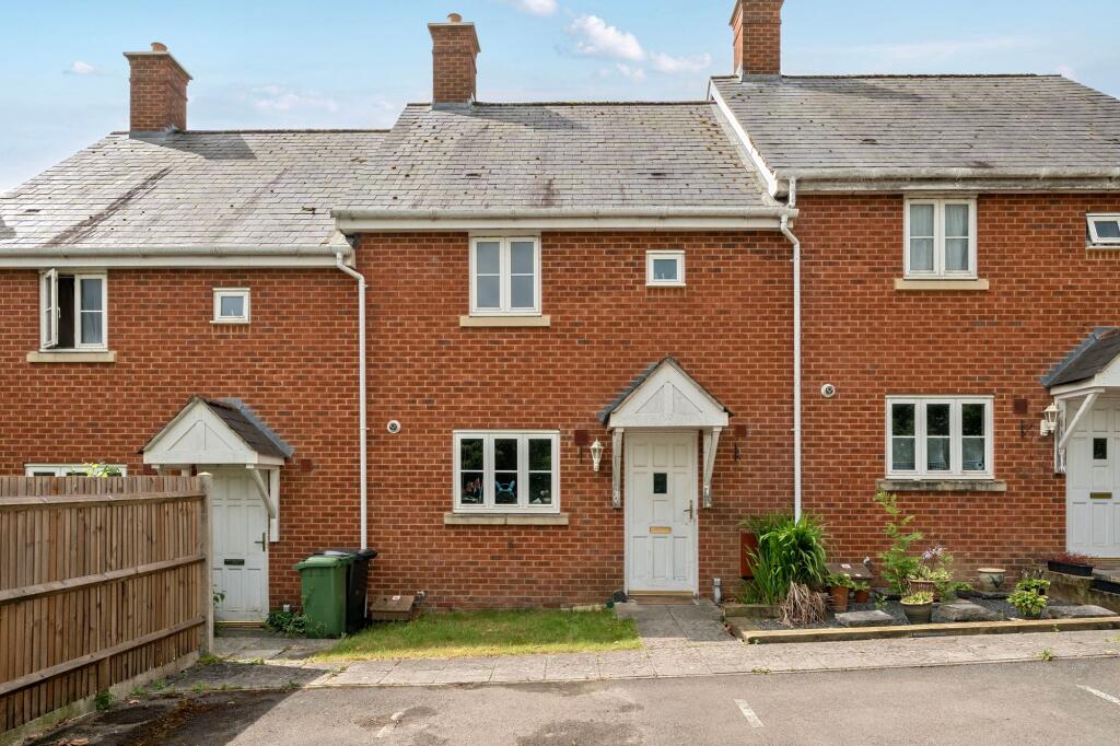 2 bedroom terraced house for sale in Sutton Park Road, Sutton Scotney, SO21