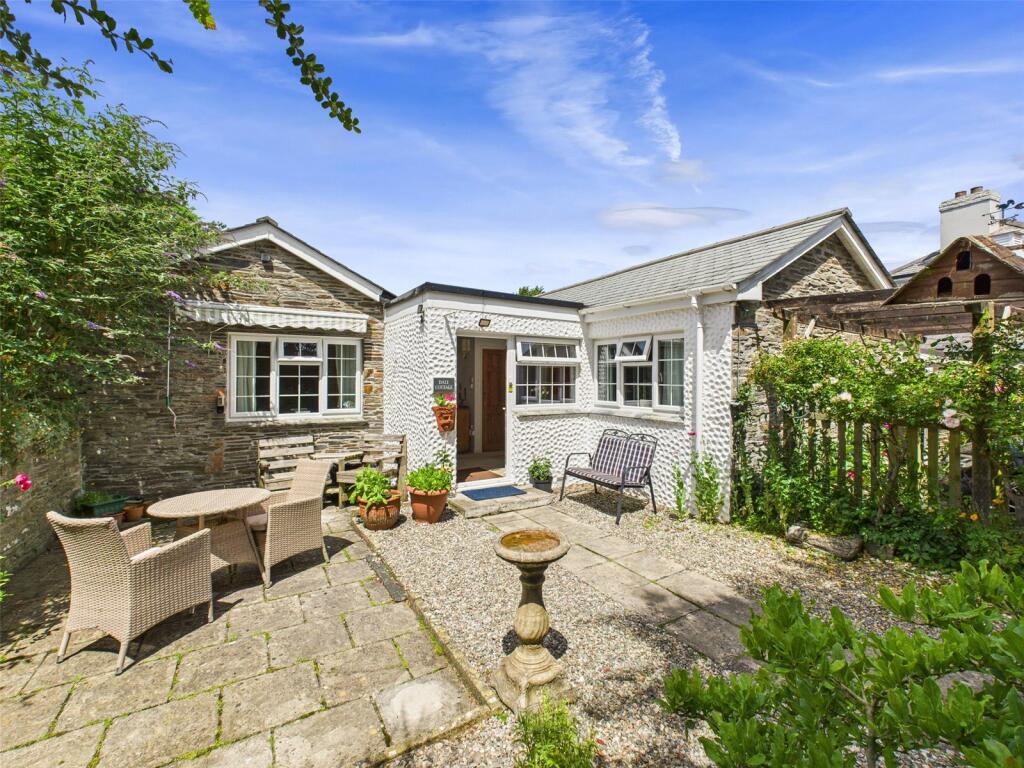 2 bedroom bungalow for sale in Gonvena, Wadebridge, Cornwall, PL27