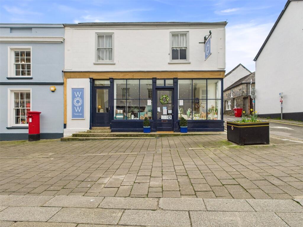 High street retail property for rent in Wadebridge, PL27
