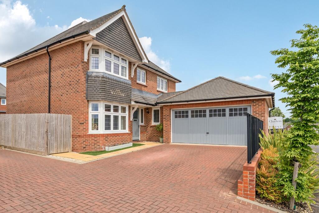 4 bedroom detached house for sale in Hop Fields, Alton, East Hampshire ...