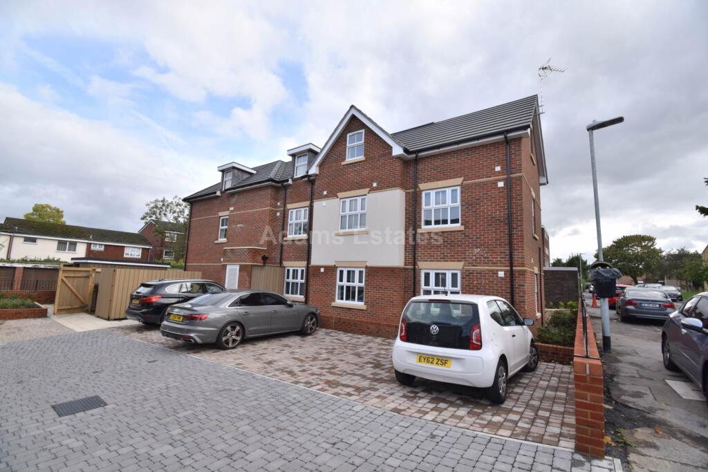 Studio flat for rent in Block A, Charndon Close, Reading, RG2