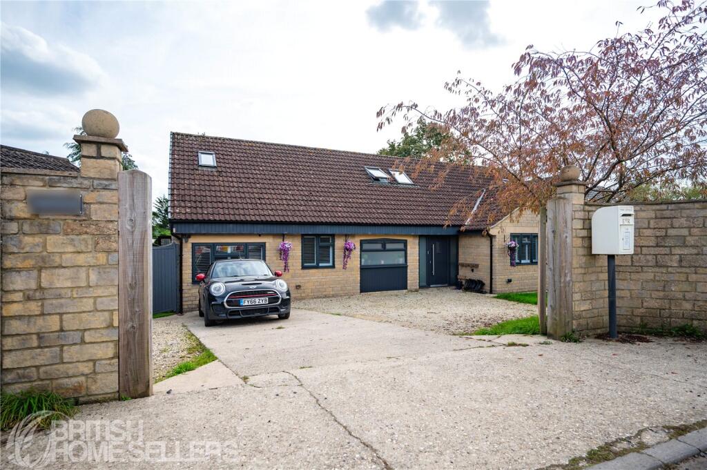 6 bedroom detached house for sale in Chaffcombe Road, Chard, Somerset, TA20