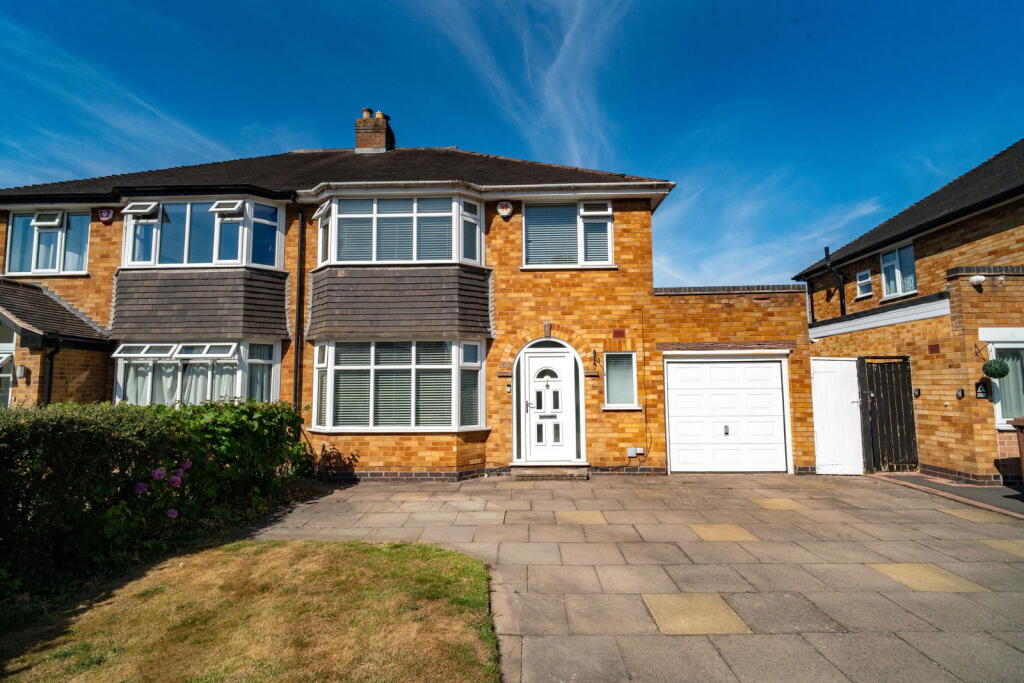 3 bedroom semi-detached house for sale in Longmore Road, Shirley ...