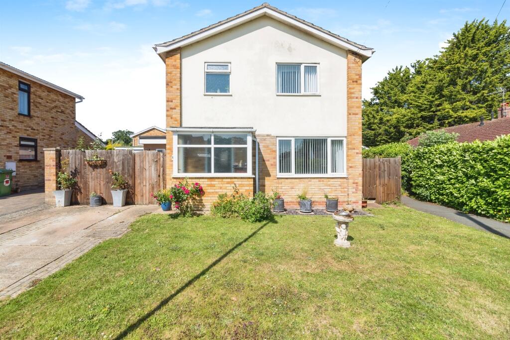 3 bedroom detached house for sale in Pinewood Gardens, North Cove ...