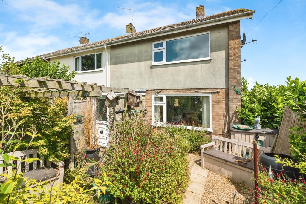 3 bedroom end of terrace house for sale in Newsons Avenue, Mutford ...