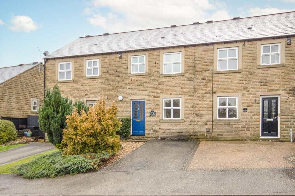 3 bedroom terraced house for sale in Lumsdale Road, Matlock, DE4