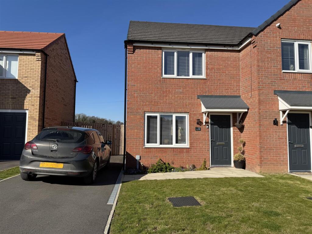 2 bedroom semi-detached house for sale in Bullfinch Court, Langold, S81