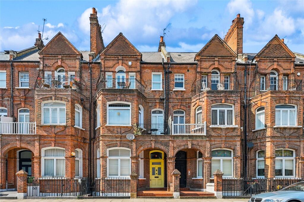 Studio apartment for sale in Comeragh Road, London, W14