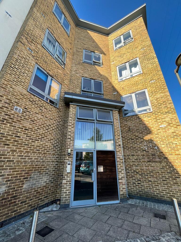 2 bedroom apartment for rent in Quayside Drive, Colchester, , CO2