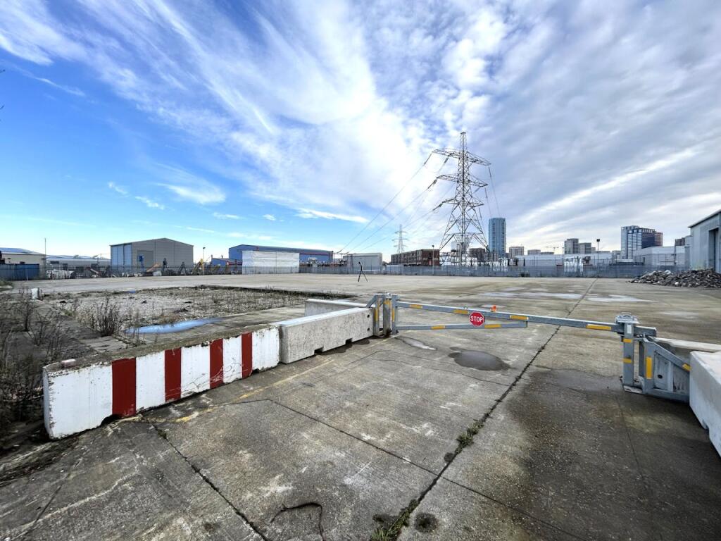 Storage facility to lease in 11B South Crescent, London, E16 4TL, E16