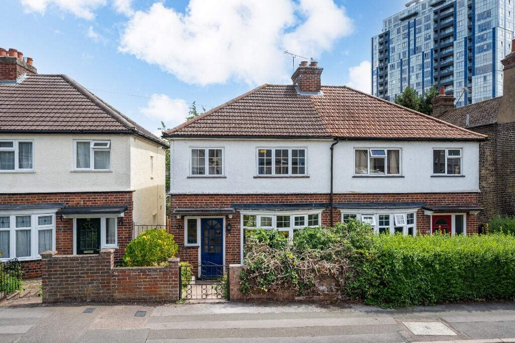 3 bedroom semi-detached house for sale in Park Road, Boxmoor, Hemel ...