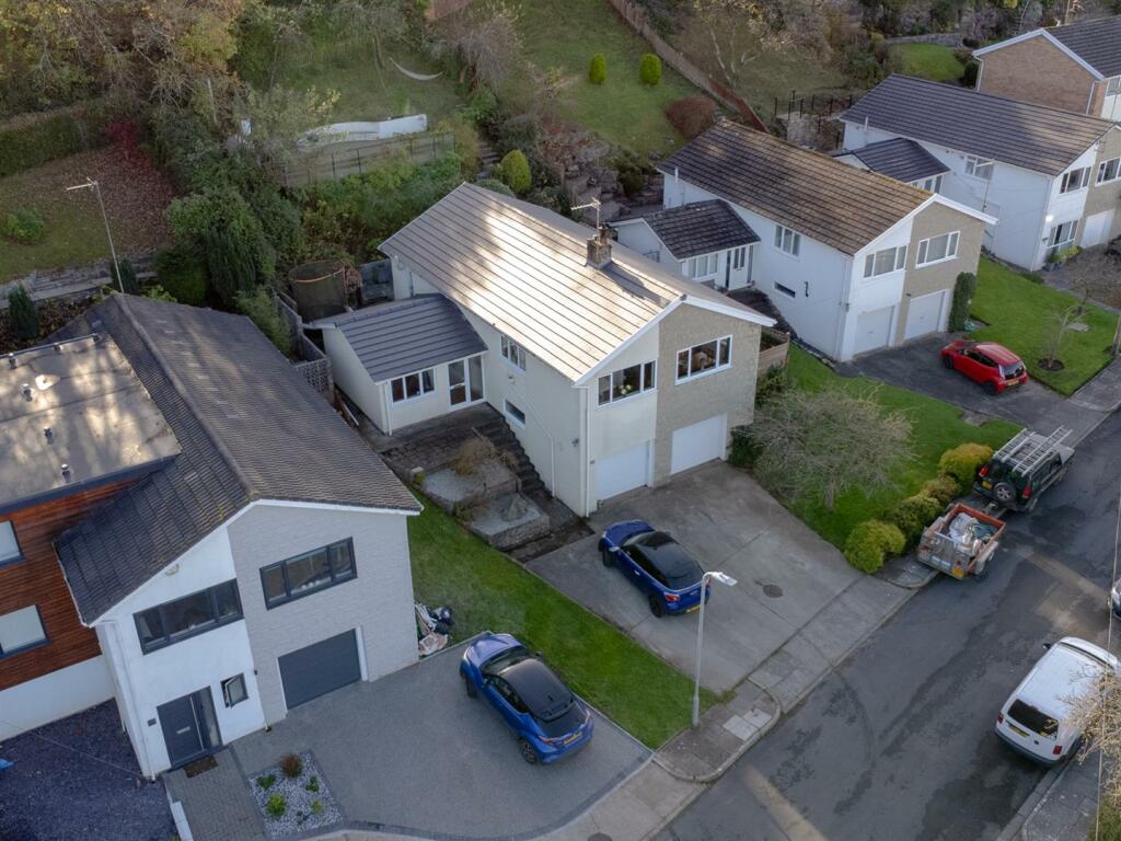 4 bedroom detached house for sale in Mill Park, Cowbridge, CF71