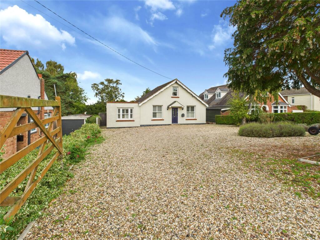 3 bedroom bungalow for sale in Rectory Road, Rowhedge, Colchester ...