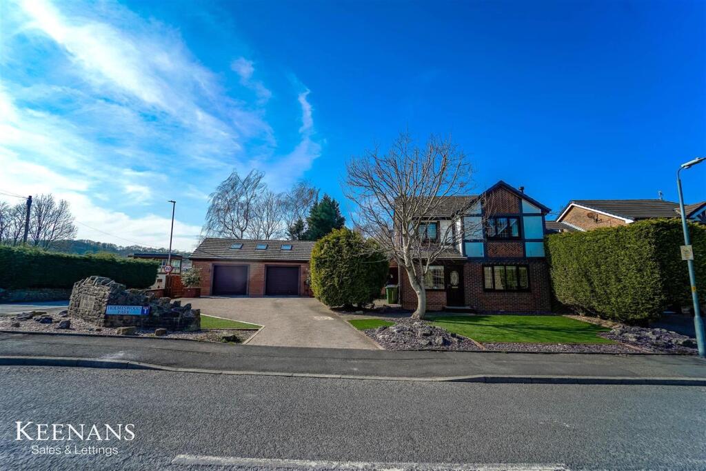 4 bedroom detached house for sale in Holmeswood Park, Rossendale, BB4
