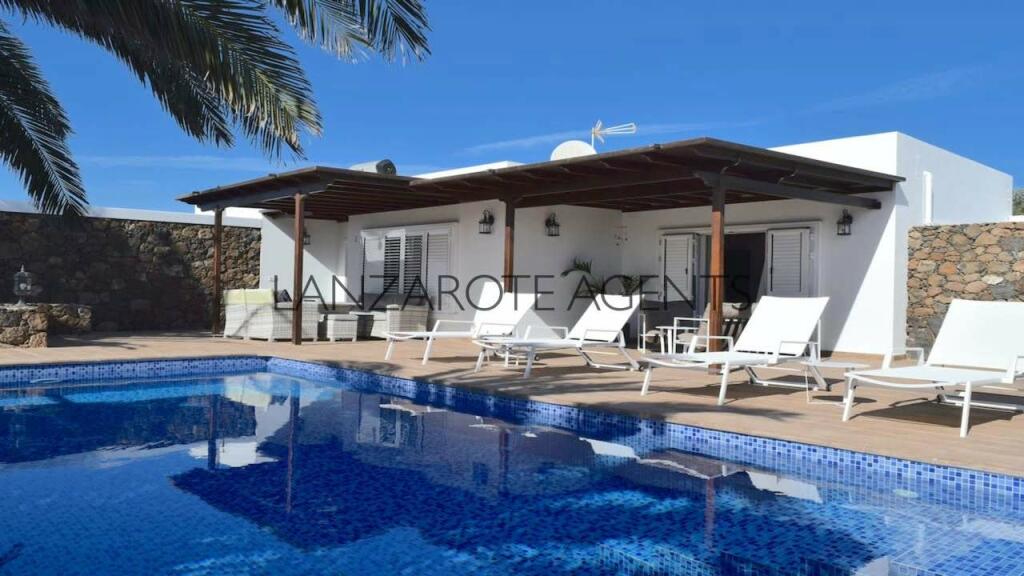 4 bedroom villa for sale in Canary Islands, Lanzarote, Playa Blanca, Spain
