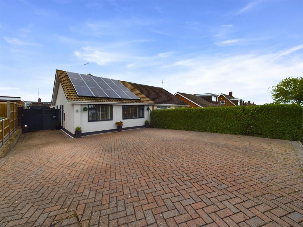 3 Bedroom Bungalow For Sale In Springbank Road Cheltenham