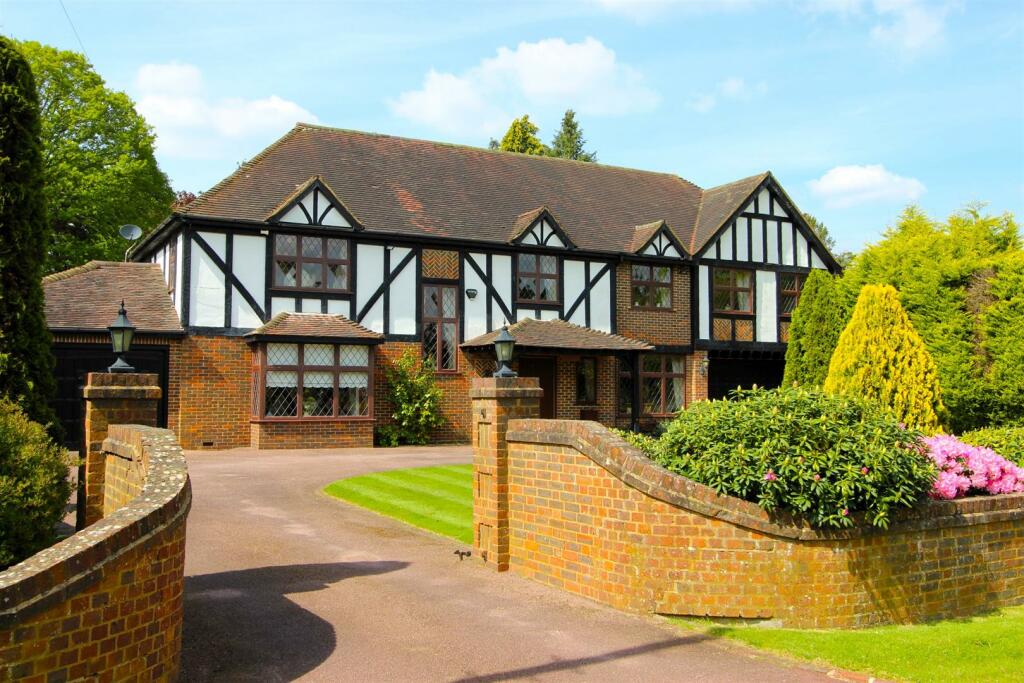 5 bedroom detached house for sale in The Chase, Kingswood, KT20