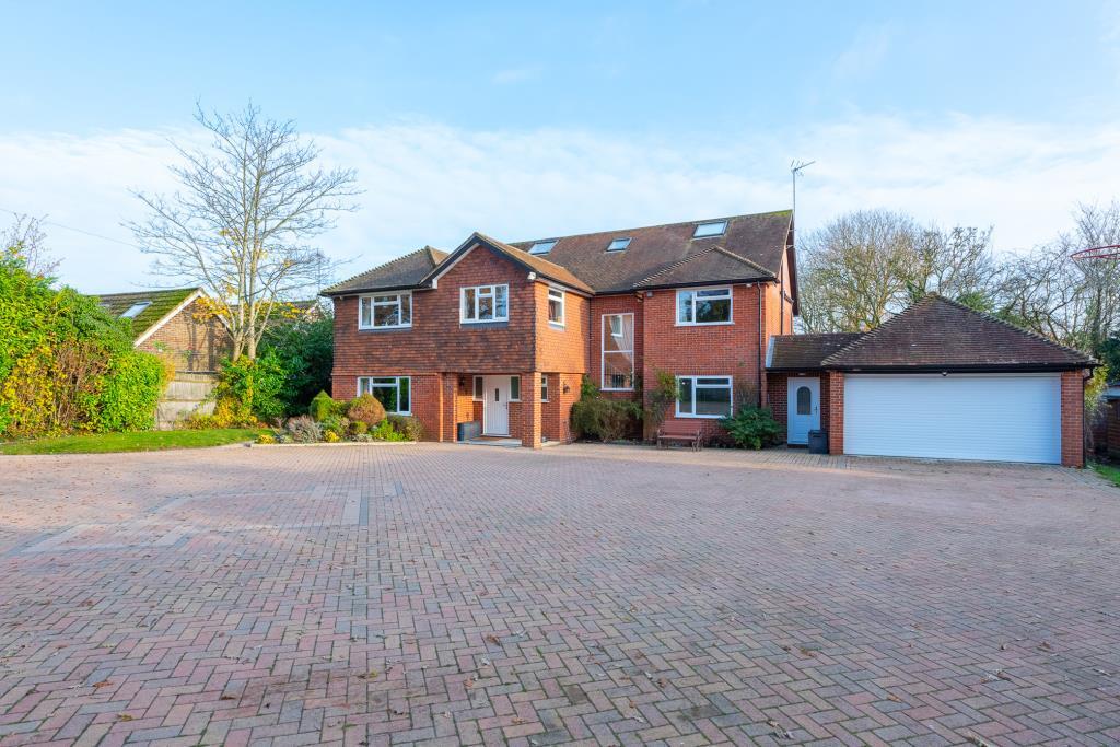 7 bedroom detached house for sale in Shinfield, Berkshire, RG2