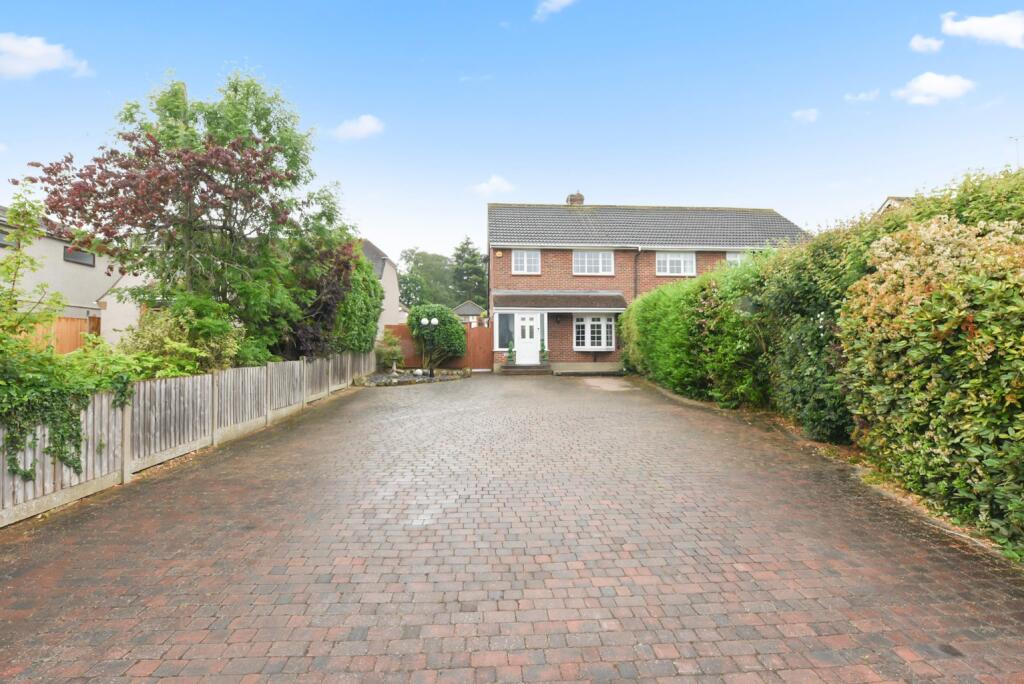 4 bedroom semi-detached house for sale in Wellfield, Hartley, Longfield ...
