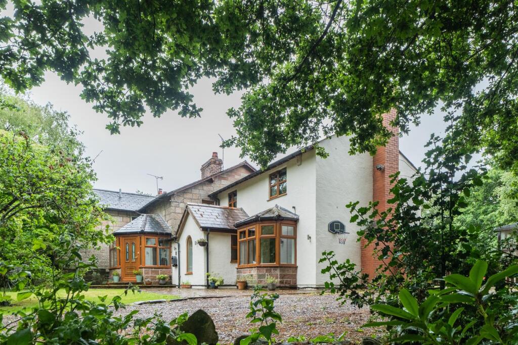 3 bedroom semi-detached house for sale in Quarry Lane, Manley Nr ...