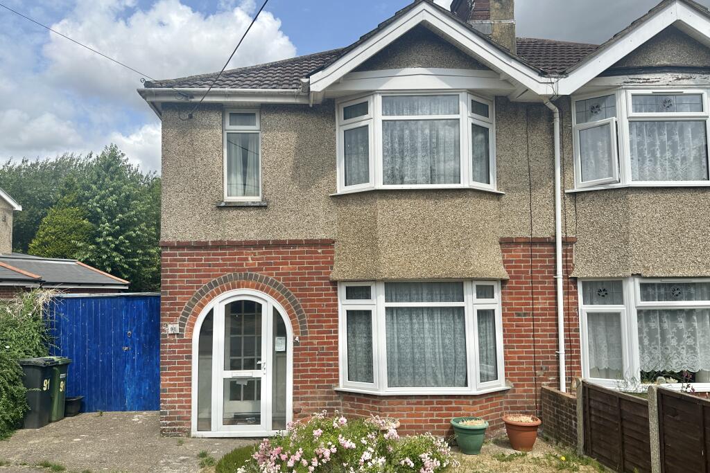 3 Bedroom Semi Detached House For Sale In Edward Avenue Bishopstoke