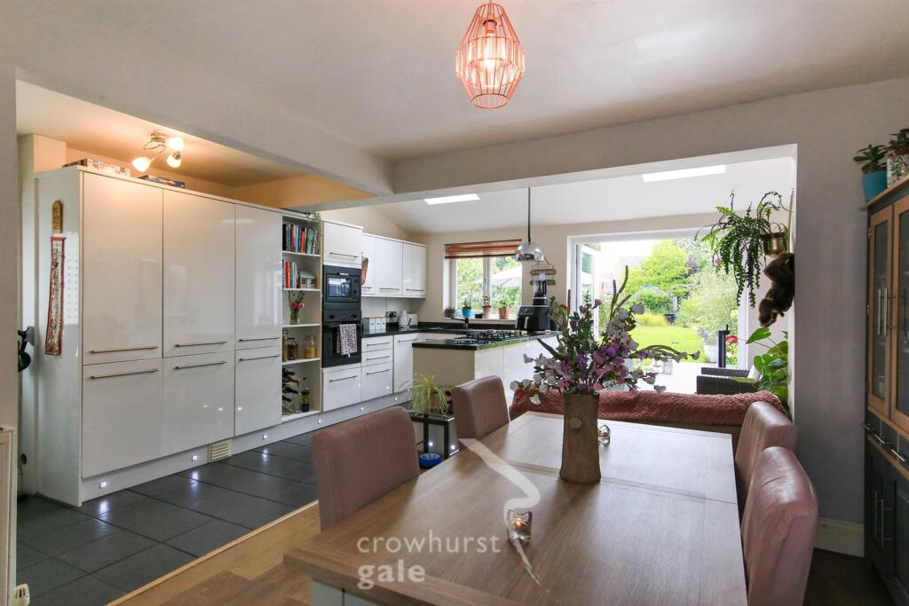 2 bedroom semi-detached house for sale in Rugby Road, Long Lawford, Rugby, CV23