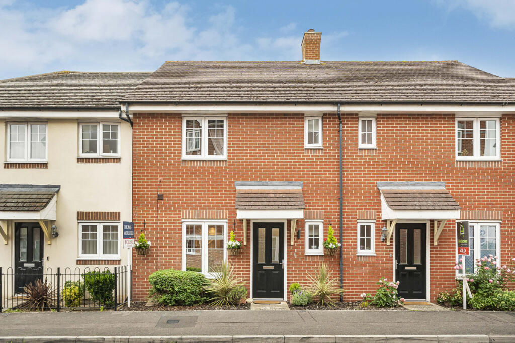3 bedroom terraced house for sale in Caldecott Chase, Abingdon, OX14
