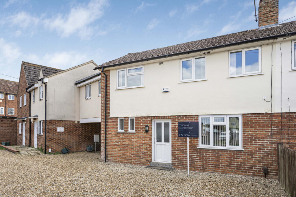 3 bedroom terraced house for sale in Springfield Drive, ABINGDON, OX14