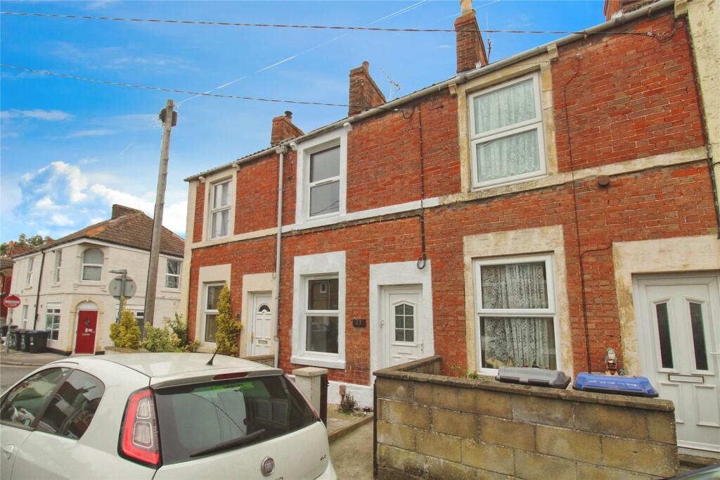 2 bedroom terraced house for sale in Bond Street, Trowbridge, BA14