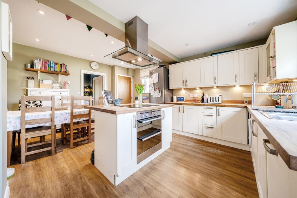 3 bedroom semi-detached house for sale in Meadow End, Fulbrook, Burford ...
