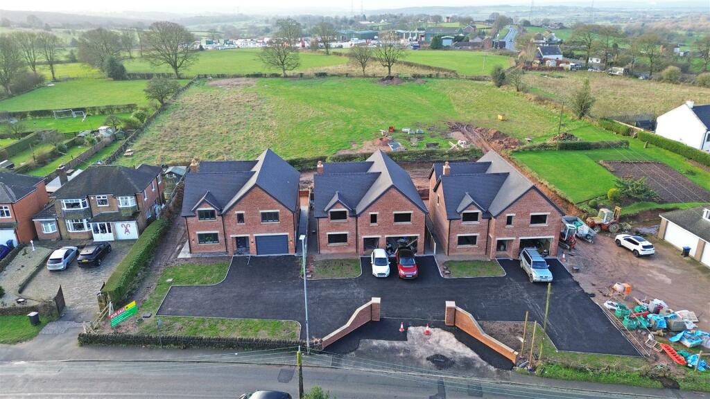 4 bedroom detached house for sale in Kingsley Road, Cellarhead, ST9