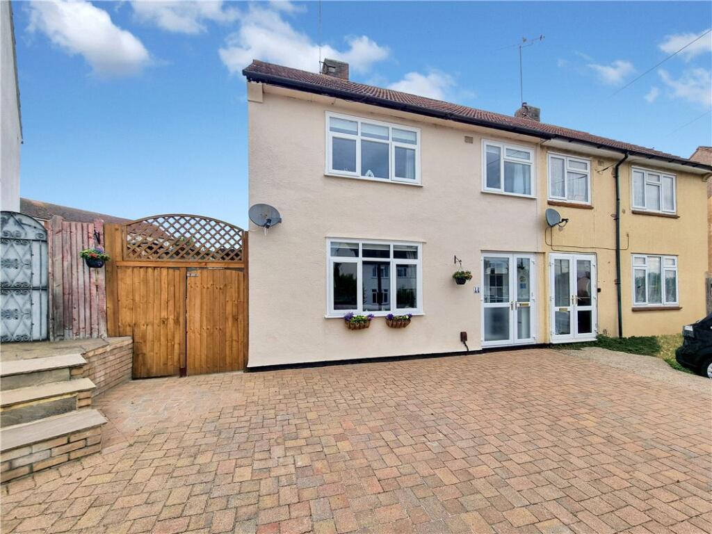 3 Bedroom Semi Detached House For Sale In Wisley Road St Pauls Cray