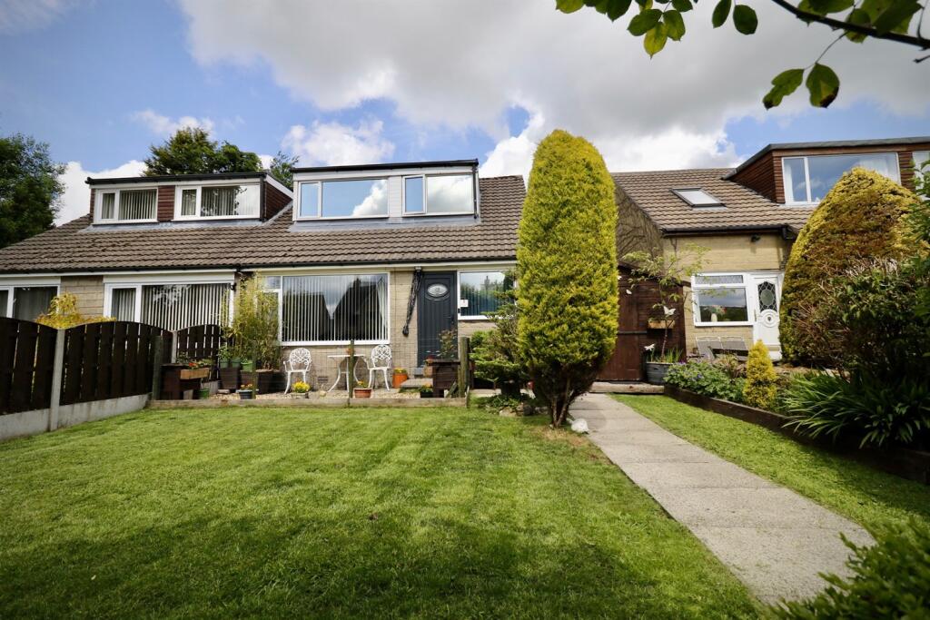 3 bedroom semi-detached bungalow for sale in Crossings Road, Chapel-En ...