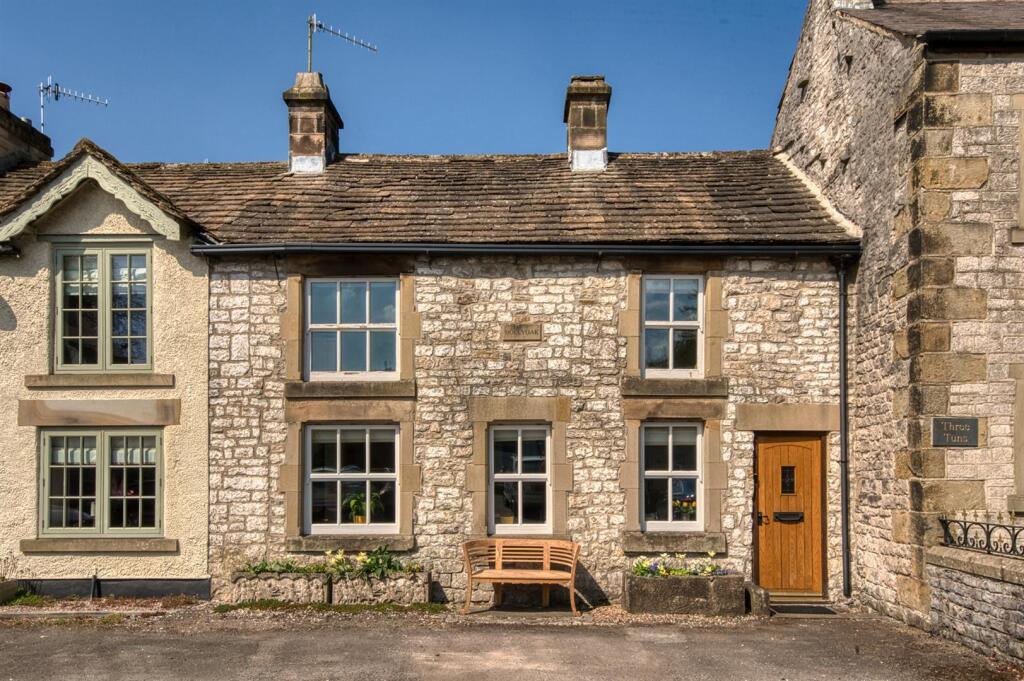 3 bedroom cottage for sale in Market Square, Tideswell, Buxton, SK17