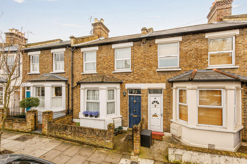 3 bedroom terraced house for sale in Coningsby Road, London, W5