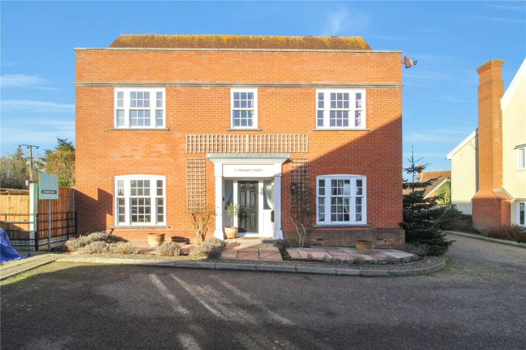 4 bedroom detached house for sale in Ashingdon Heights, Rochford, Essex ...