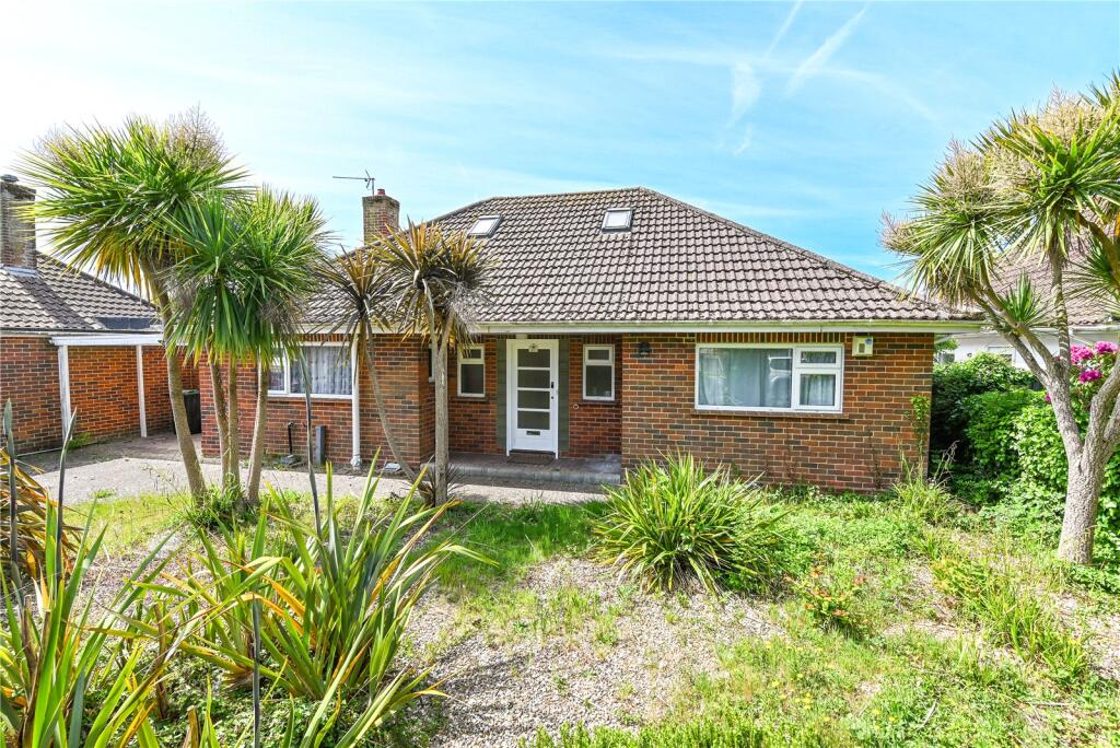 3 bedroom bungalow for sale in Crossmead Avenue, New Milton, Hampshire ...