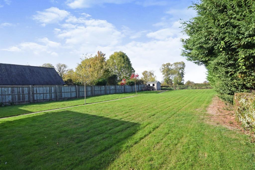 3 bedroom detached house for sale in Folksworth Road, Norman Cross ...