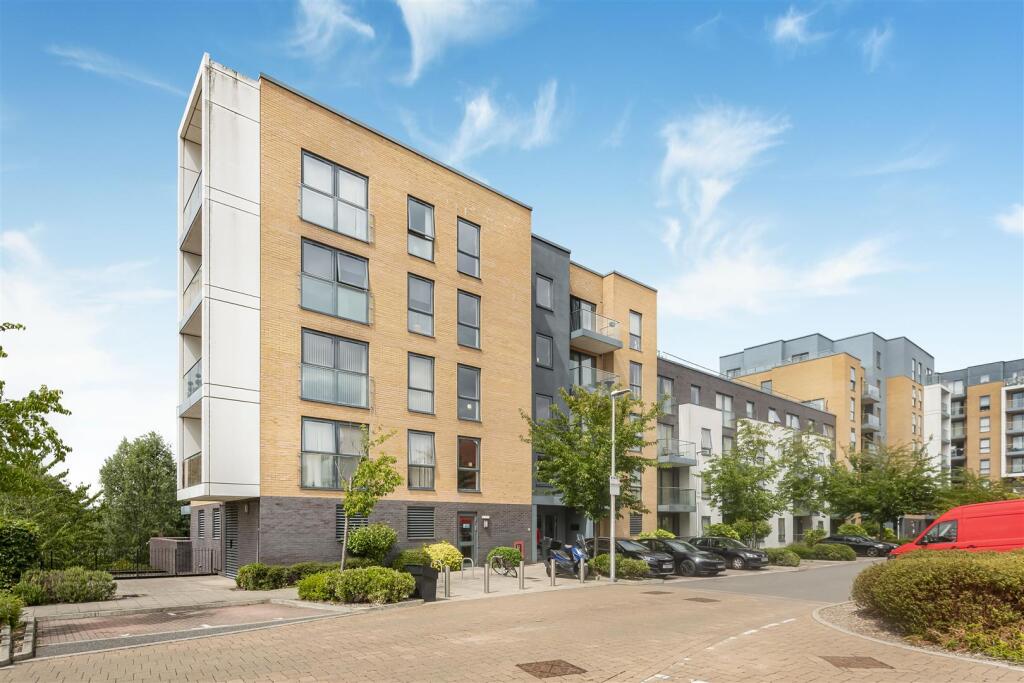 2 bedroom apartment for sale in Cygnet House, Drake Way, Reading, RG2